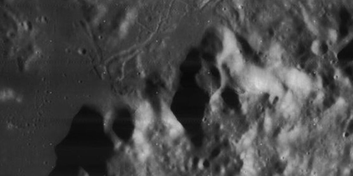 Liberty Science Center :: What is the tallest mountain on the Moon?