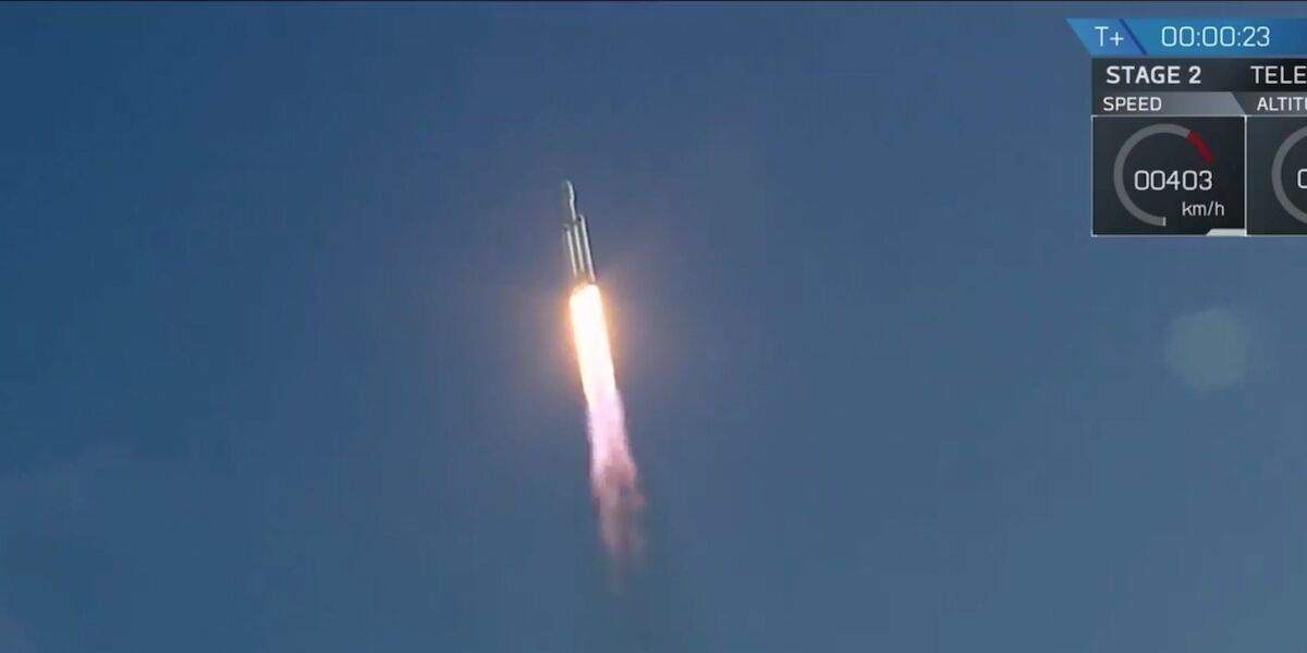 Liberty Science Center :: WATCH: SpaceX's Falcon Heavy lifts off!