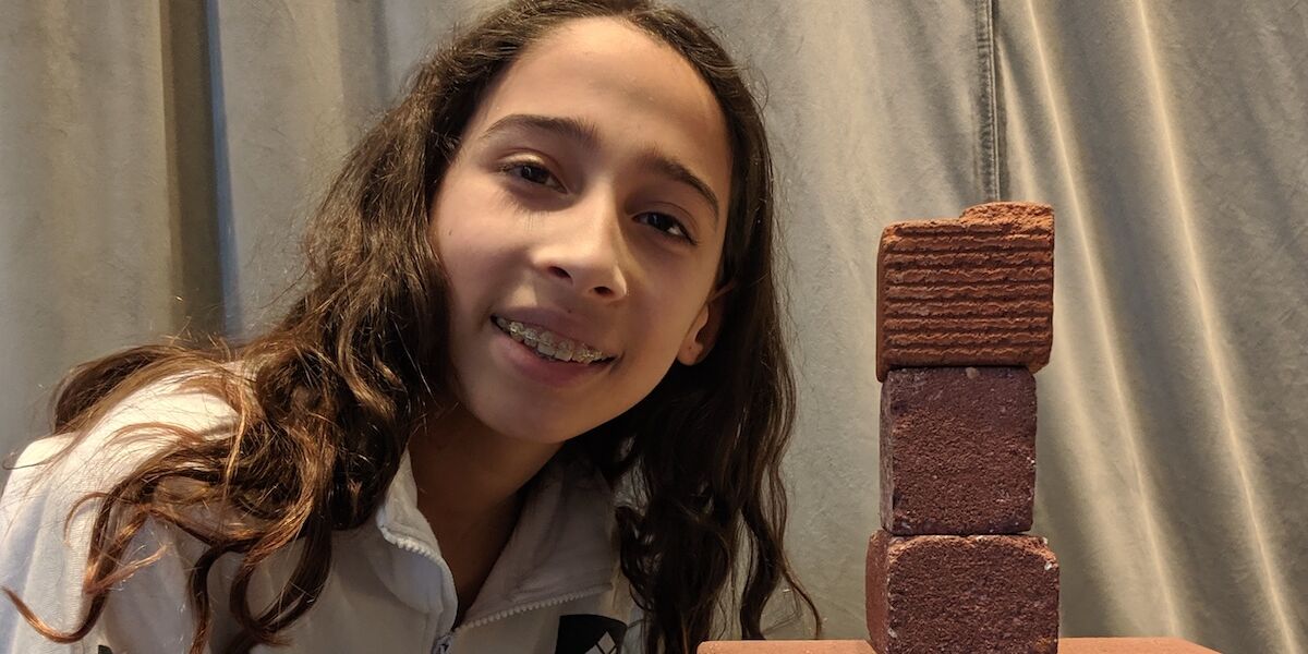 Liberty Science Center :: Guests compete in the Brick-Lifting Challenge ...